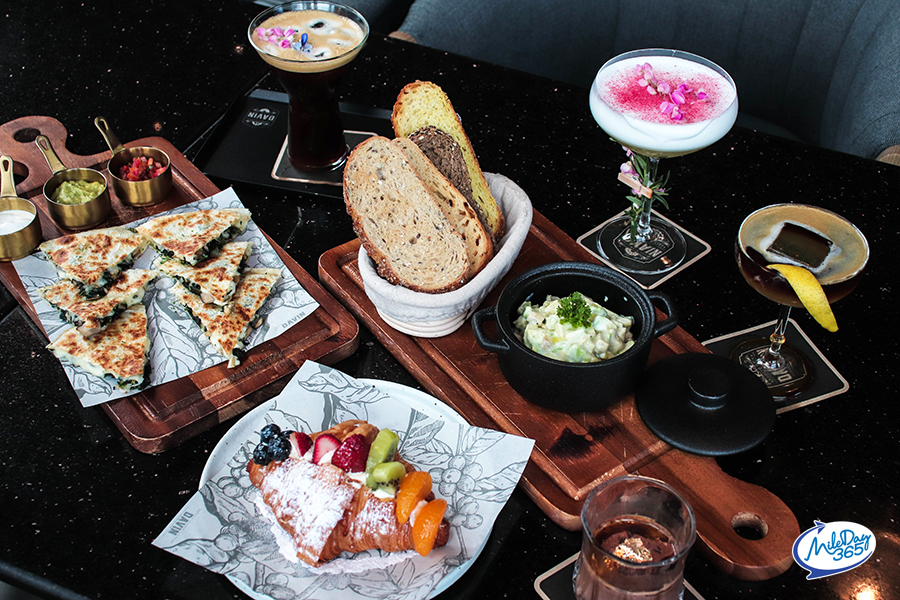 รีวิว Davin Café คาเฟ่สุดปัง! อลังการ คลาสสิคสไตล์ Steampunk ย่านเกษตร-นวมินทร์ ที่สายแฟต้องไม่ ...