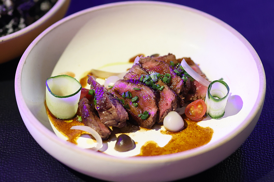 ปักหมุดด่วน!! Throwback รูฟทอปบาร์ 90s แหล่งแฮงค์เอ้าท์ใหม่ ใจกลางสีลม - Mileday365