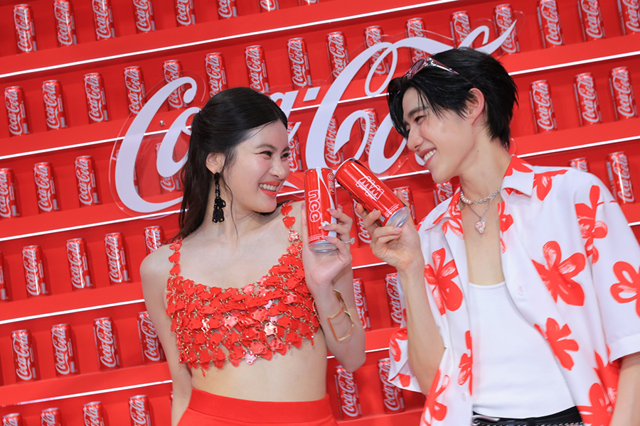 แต้งกิ้ว คุณพีพี! “พีพี–กฤษฏ์” ชวน “ออน–สมฤทัย” แชร์ “โค้ก” แชร์ความสุขให้กัน ผ่านแคมเปญ “ส่ง ...